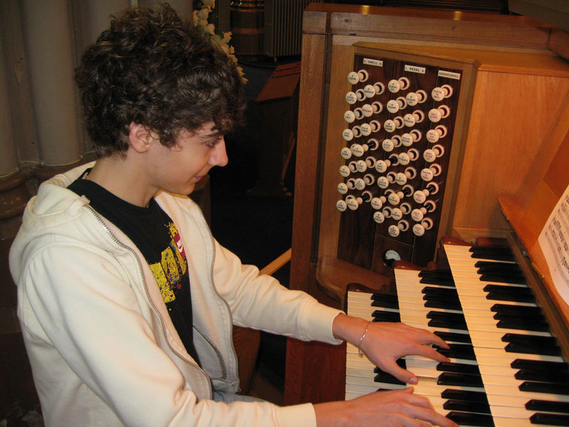 SPECIAL GÂNDUL: "România are șansă!" - Vrăjitorul pianului. Cum a ajuns ...