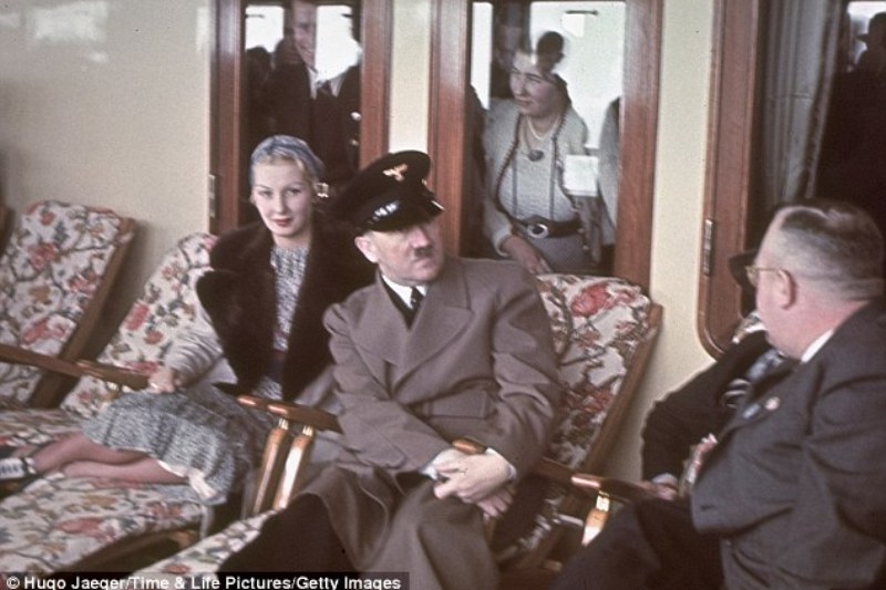 IMAGINI INEDITE din locuința lui Adolf Hitler