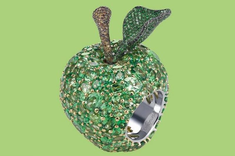 Fanii Apple au acum și un inel dedicat. GALERIE FOTO