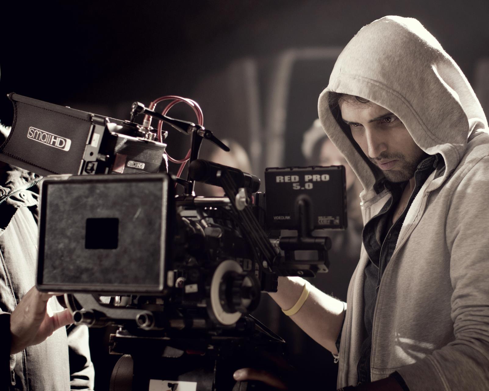 Un videoclip realizat de românii Matei Dima și Khaled Mokhtar, premiat ...