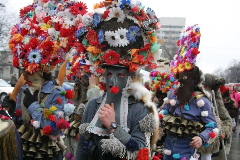 Colindatul de ceată bărbătească în România și Republica Moldova ...