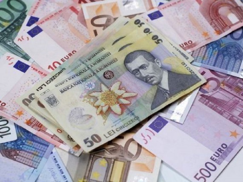 Curs valutar 18 august 2025. Euro scade, LEUL se întărește
