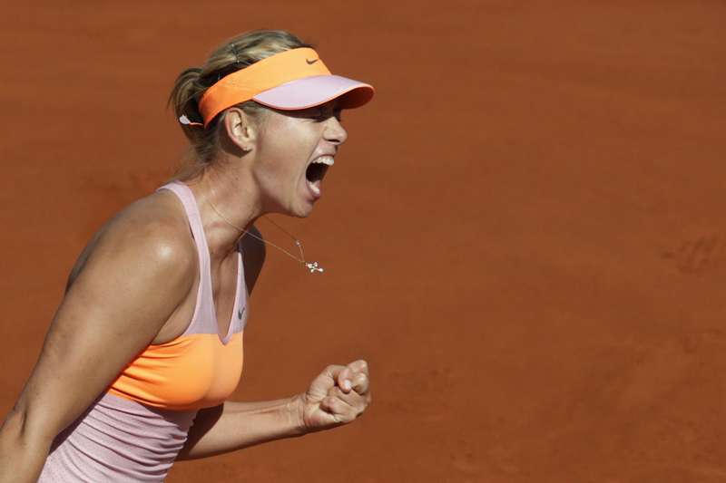 Paparazzii au surprins-o pe Maria Sharapova pe o plajă din Mexic