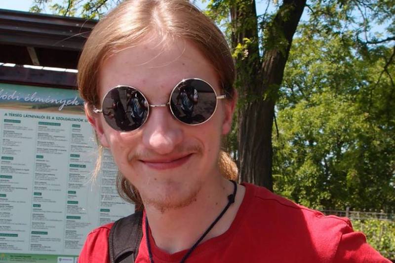 Cine este Andrei Fărcaș, tânărul care a reușit să cheme la protest 5. ...