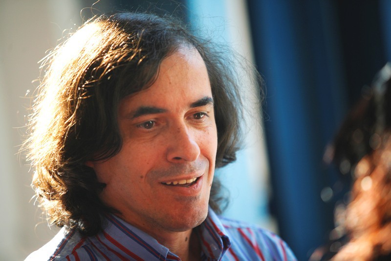 Mai mulți scriitori români, printre care Mircea Cărtărescu, George Banu ...