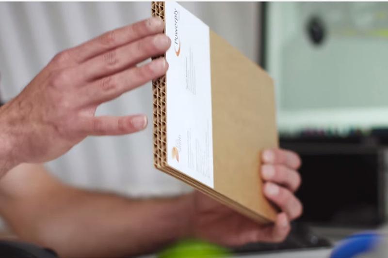 Galerie foto: Cum arată mașina construită din aproape 2.000 de fâșii de ...