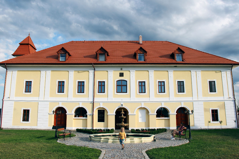 Cât costă o noapte de cazare la un castel din Transilvania