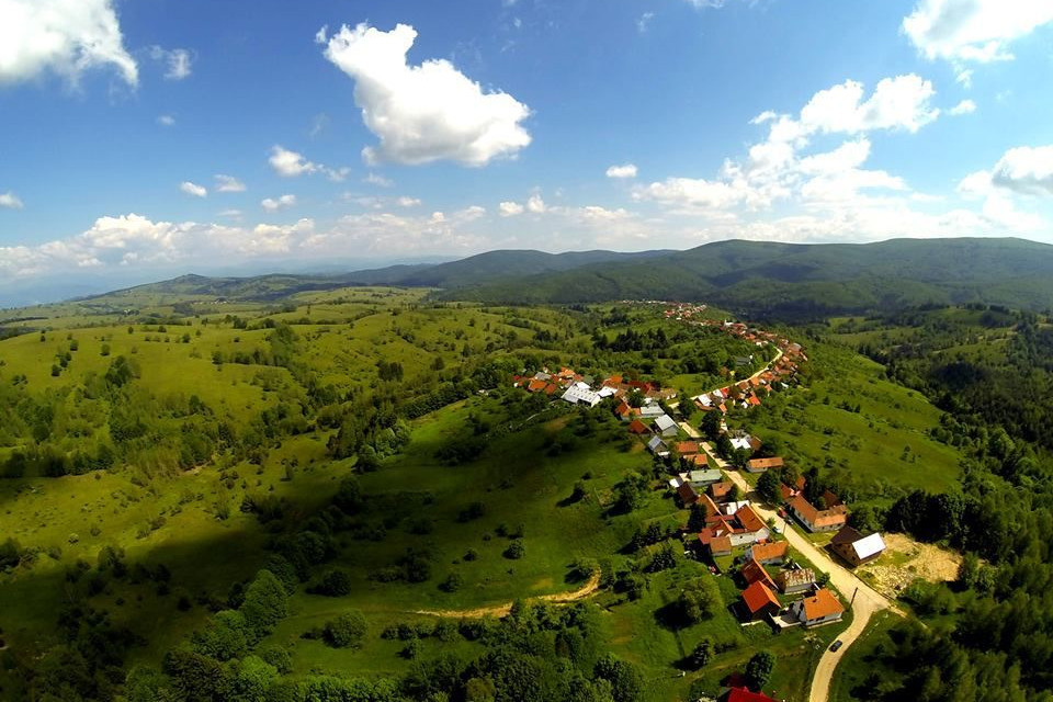 Satul din România care s-a transformat dintr-un loc pustiu în atracția ...