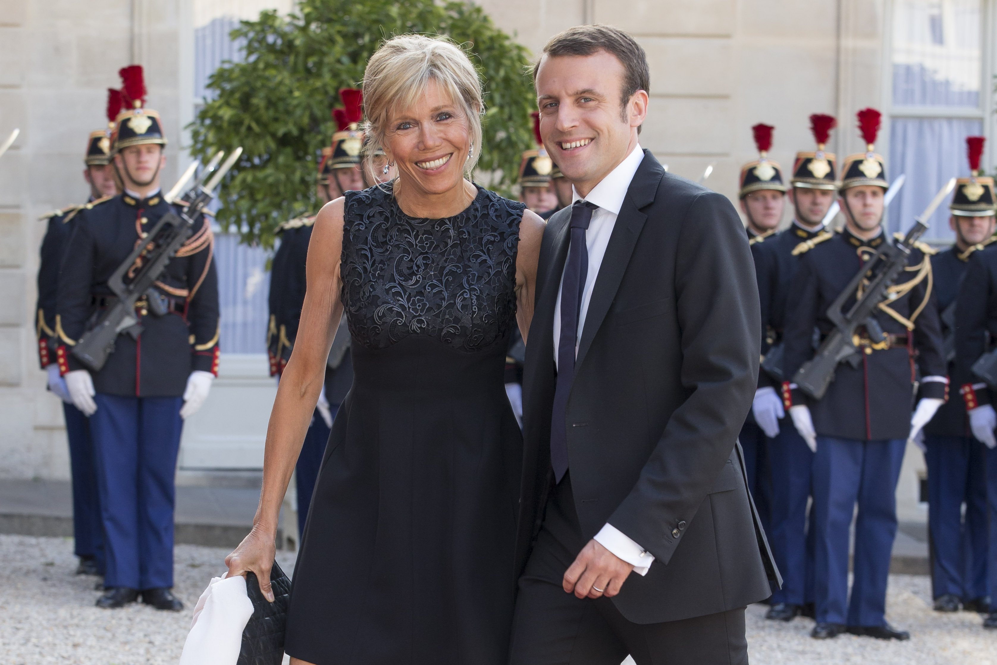 Imagini inedite de la nunta lui Emmanuel și Brigitte Macron. VIDEO