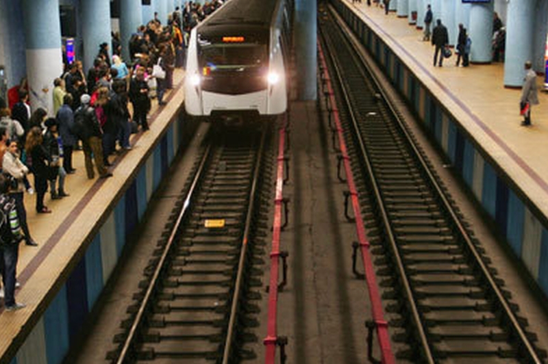 Două stații de metrou se închid de sâmbătă. RATB introduce o linie de ...
