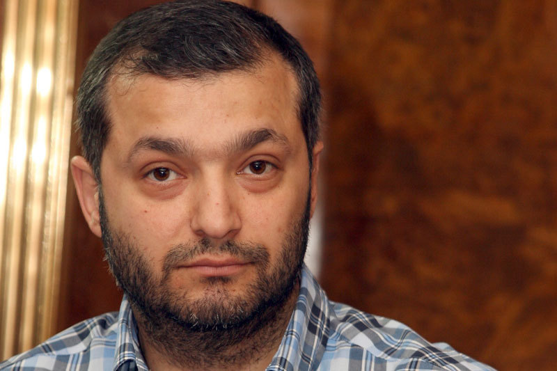 Dan Andronic: Pentru golănia cu măștile ați scos armata în stradă?