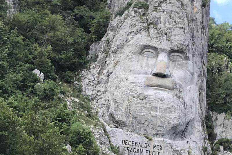 CHIPUL LUI DECEBAL de la Dunăre. Visul lui Iosif Constantin Drăgan a ...