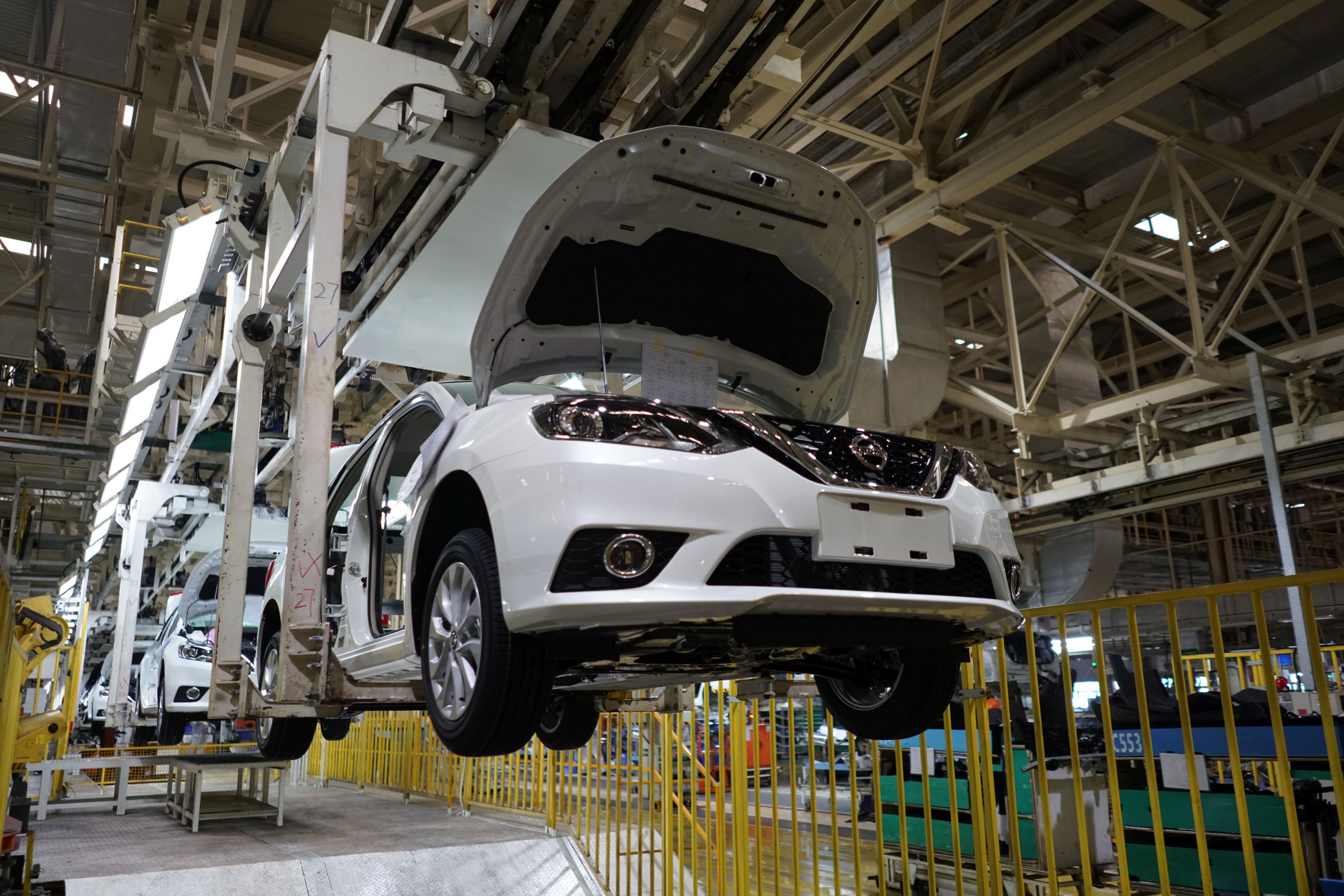 De ce și-a făcut BMW fabrică în Ungaria