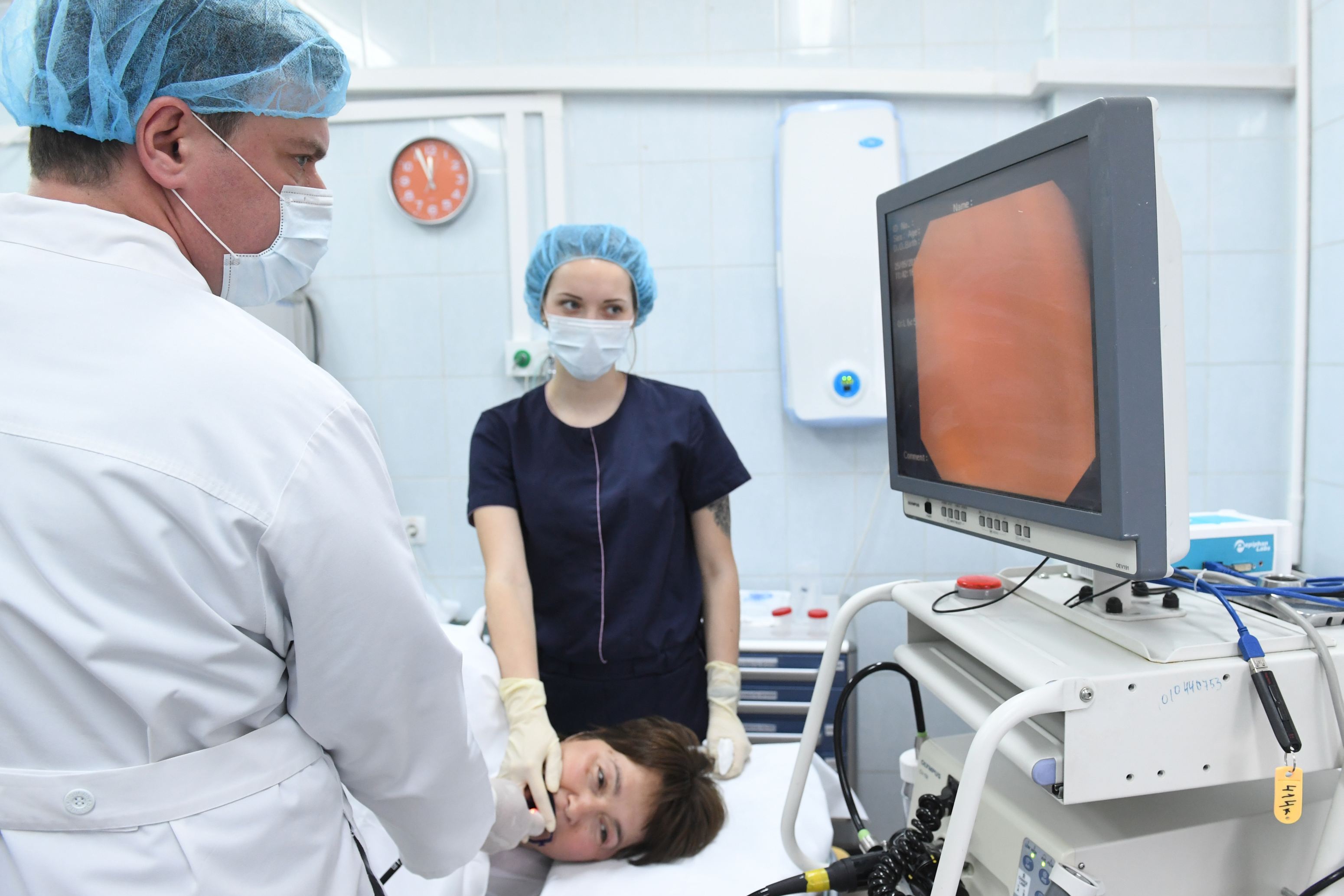 A lucrat ZECE ANI într-un spital de stat, cu diplomă de studii FALSĂ ...