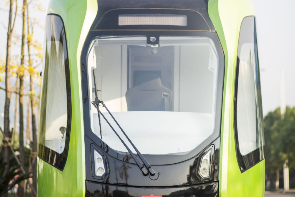 Tramvai FĂRĂ vatman și FĂRĂ șine. CHINA se pregătește să lanseze noul ...