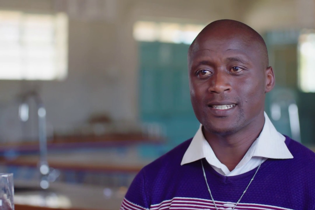 Câștigătorul premiului „Cel mai bun profesor din lume" a făcut un gest ...