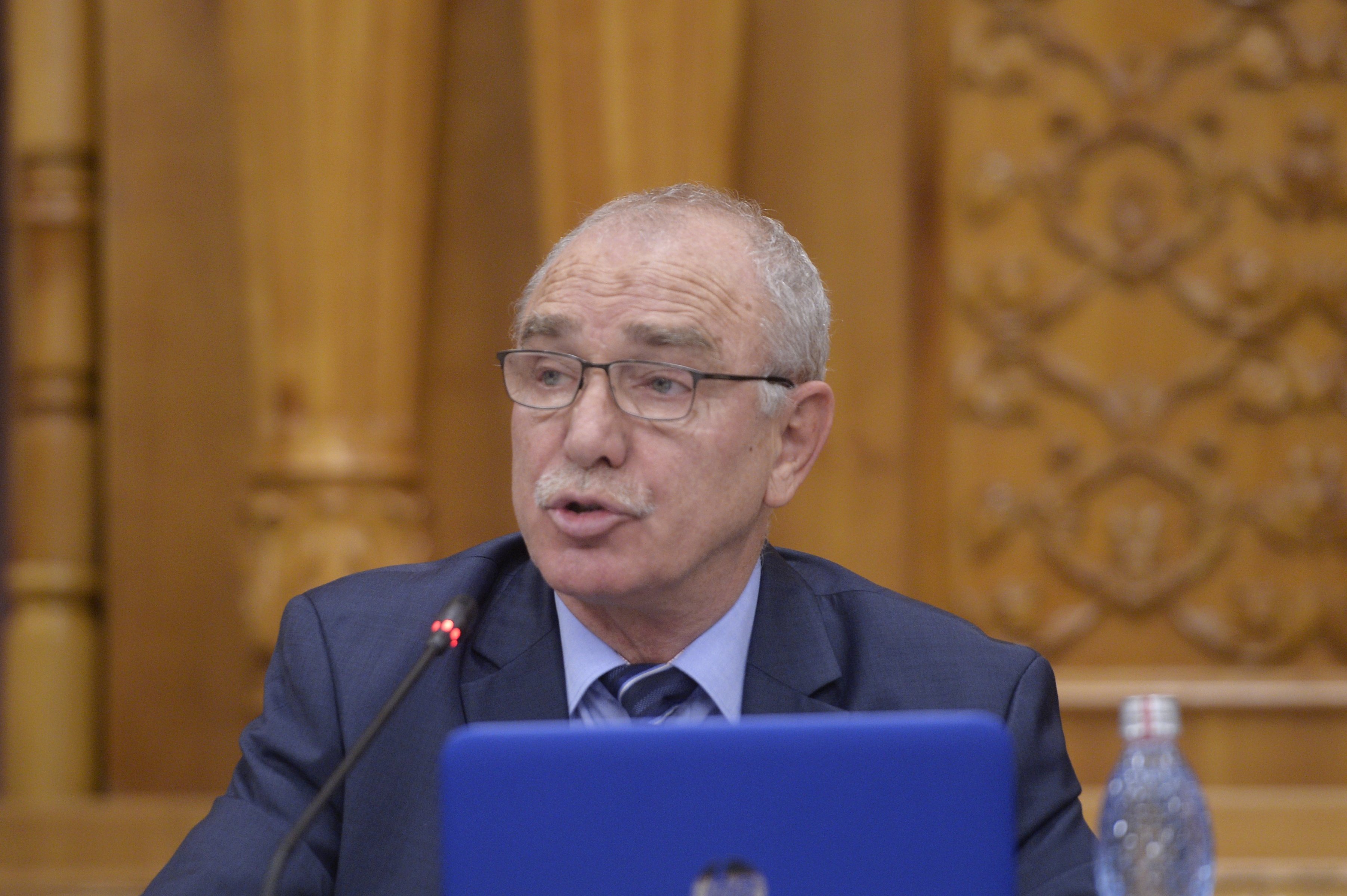 Senator PNL: „PSD face ce știe mai bine și în această campanie ...