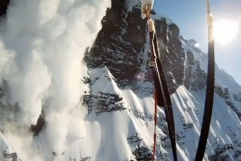 Risc mare de avalanşe în Munţii Bucegi, Baiului şi Ciucaş