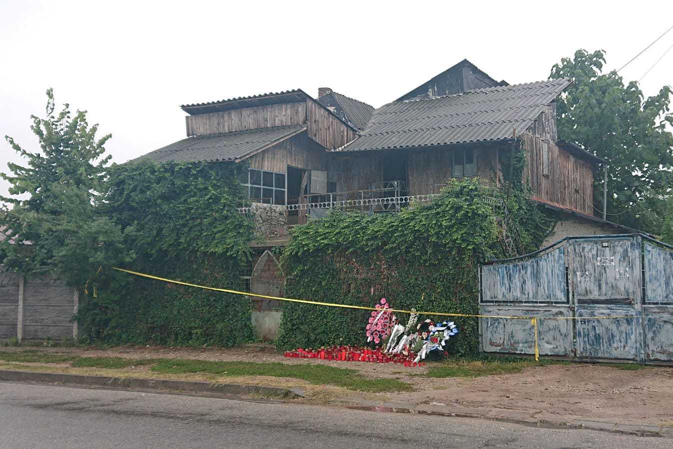 Casa Groazei. Ce au găsit anchetatorii după gardurile înalte de trei ...