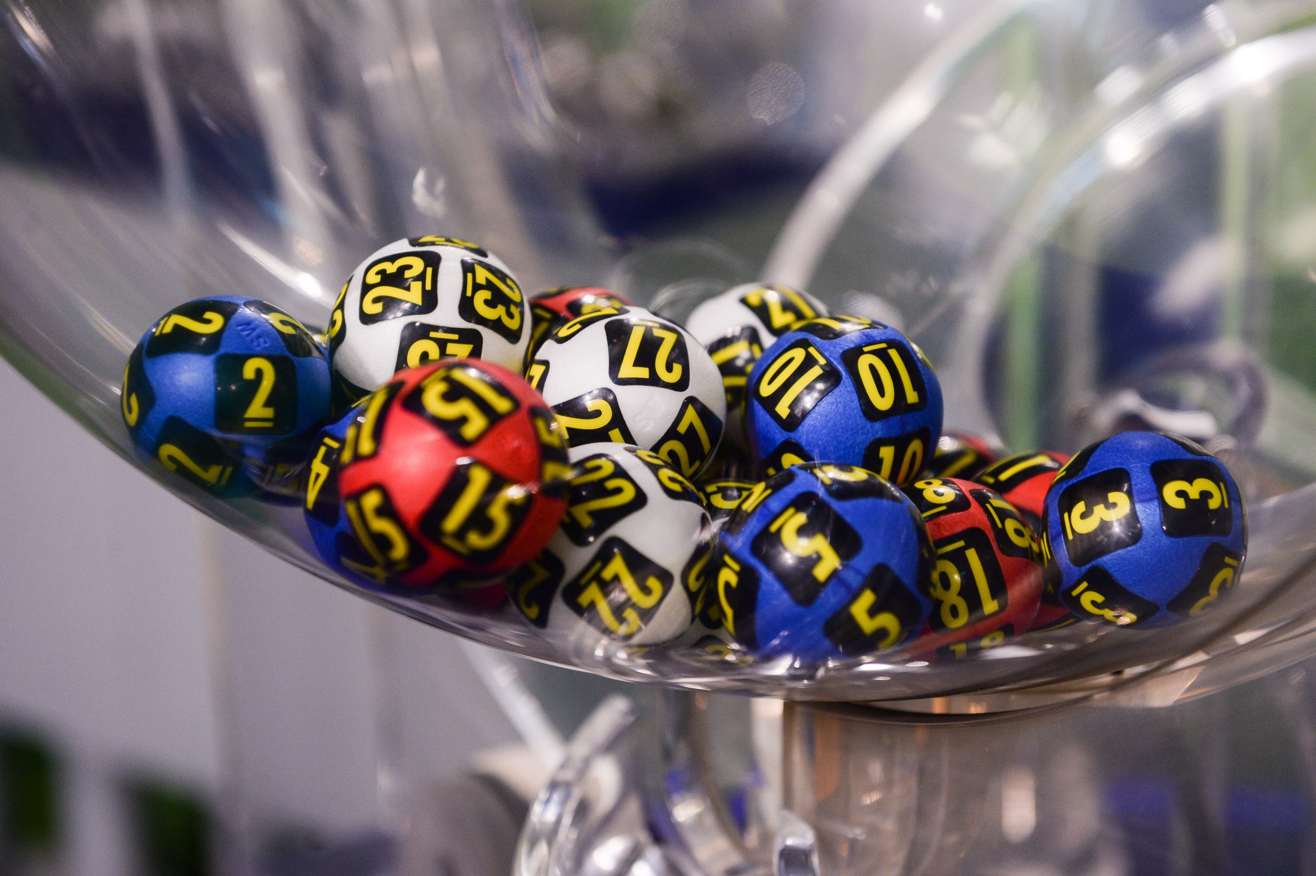 A fost câștigat marele premiu la Loto 6/49, în valoare de peste 4,8 ...