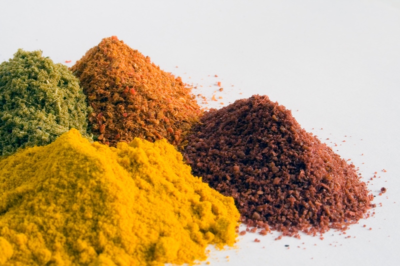 Europenii, mari consumatori de ghimbir și de paprika. Sute de mii de ...