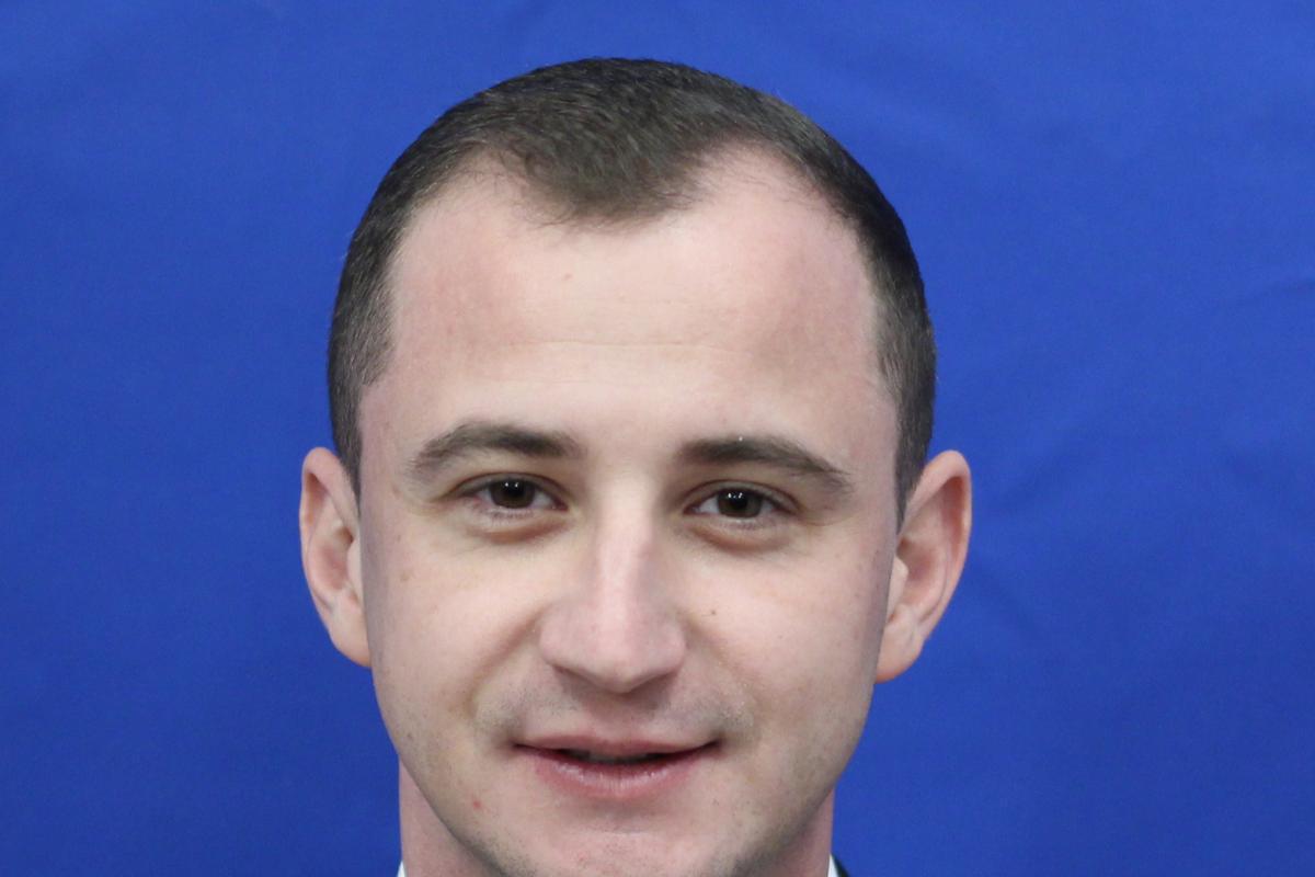 Simonis, replică pentru Roman: PSD a introdus pensiile speciale în plen ...