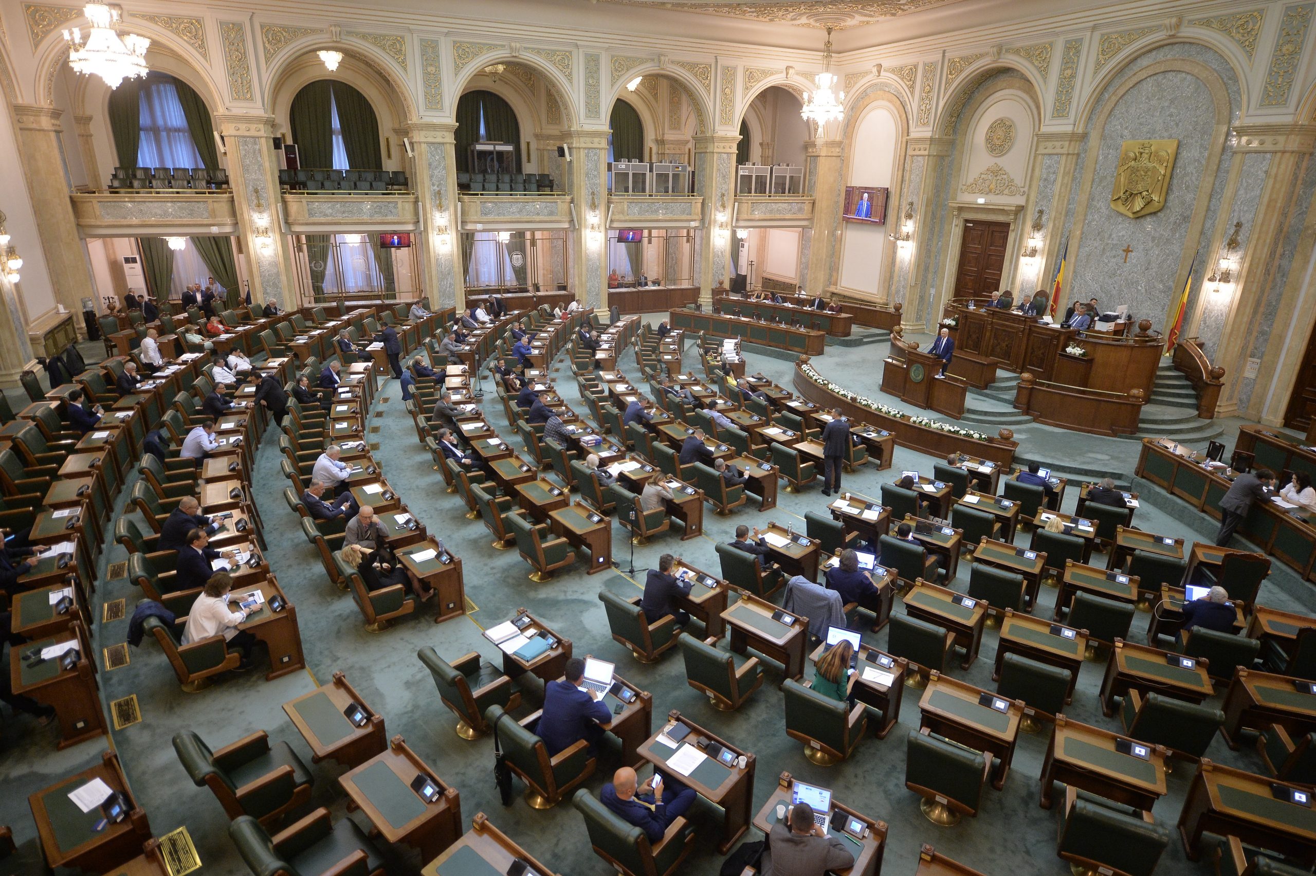 Ședință între parlamentari PNL și miniștri. Discuții legate de unele ...