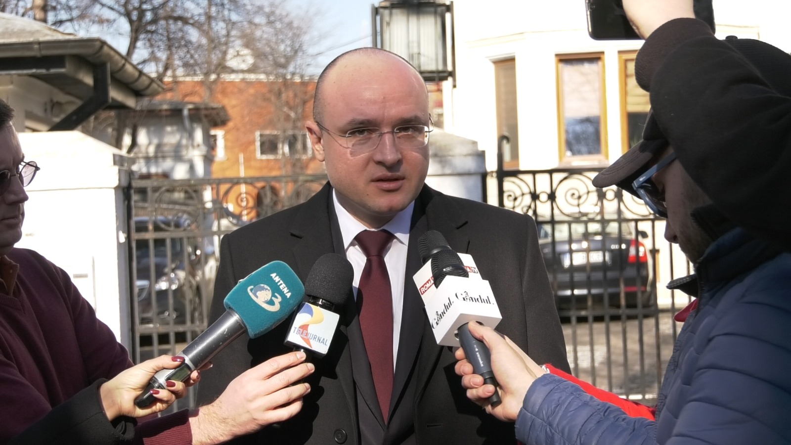 VIDEO. Fostul ”vice” al CSM s-a bâlbâit la ieșirea de la audieri cu ...