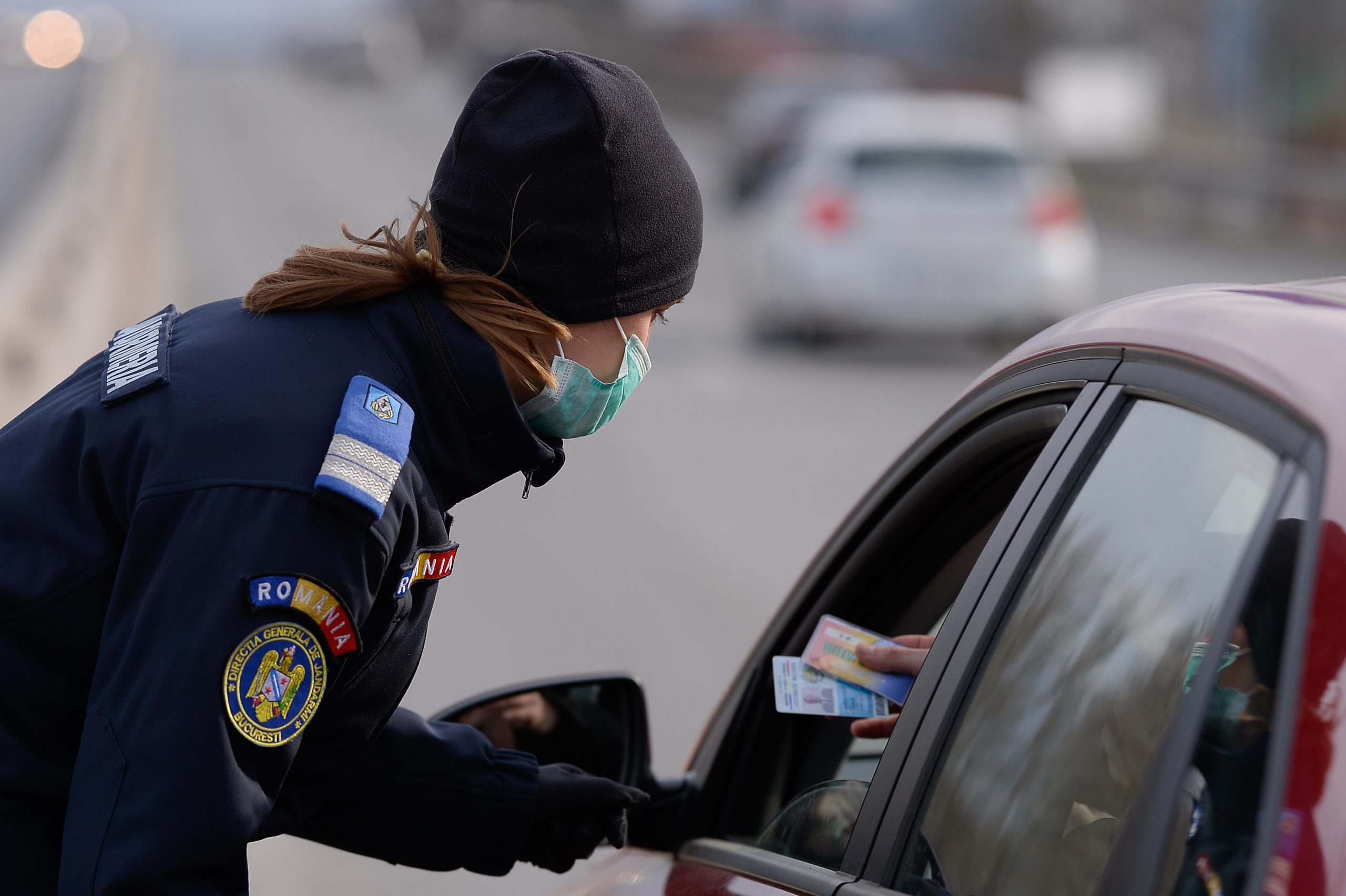 COVID 19. Jandarmii, asigurați de psihogii militari că microbul ucigaș ...