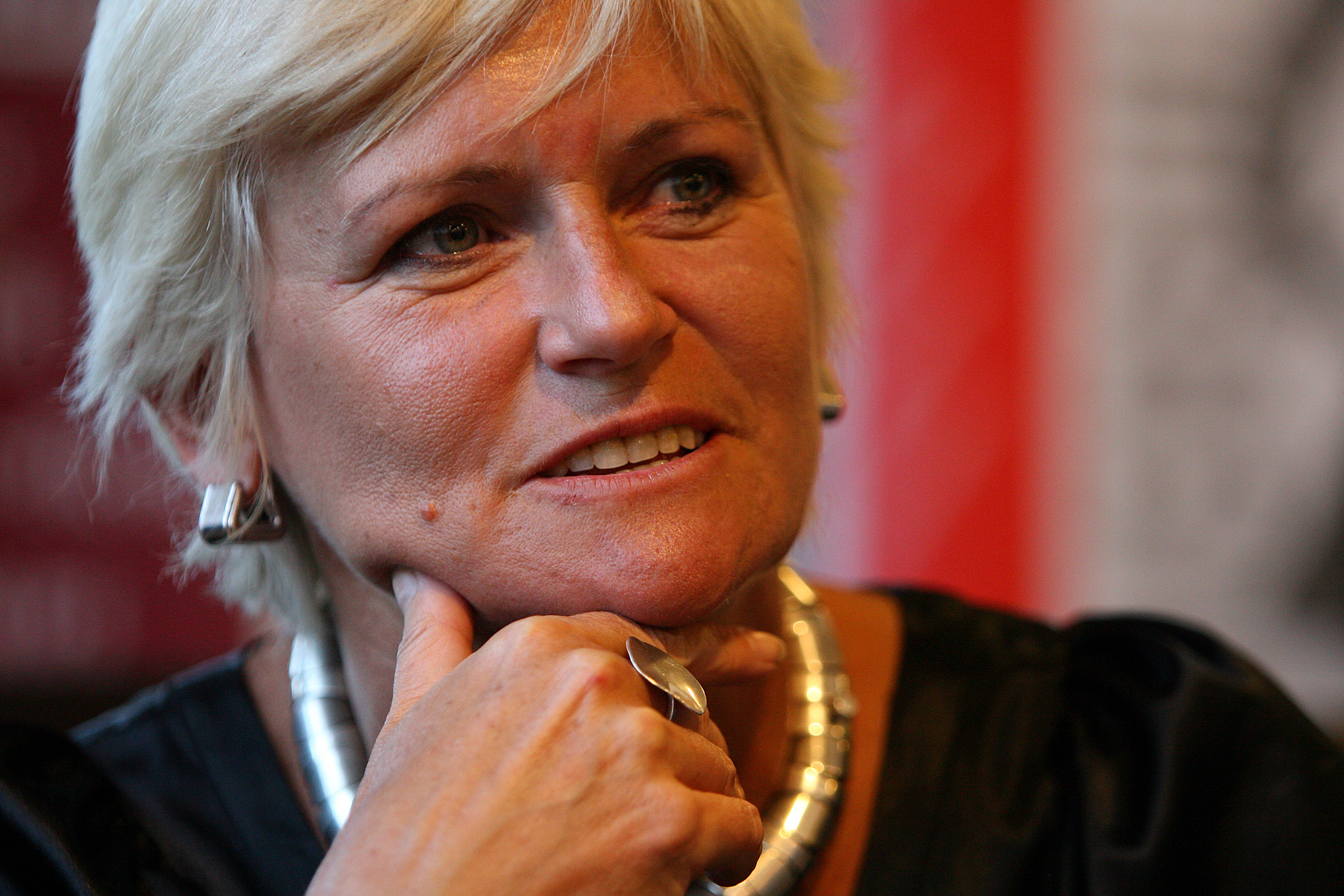 Motivul pentru care Monica Tatoiu bea zilnic o sticlă de șampanie la prânz