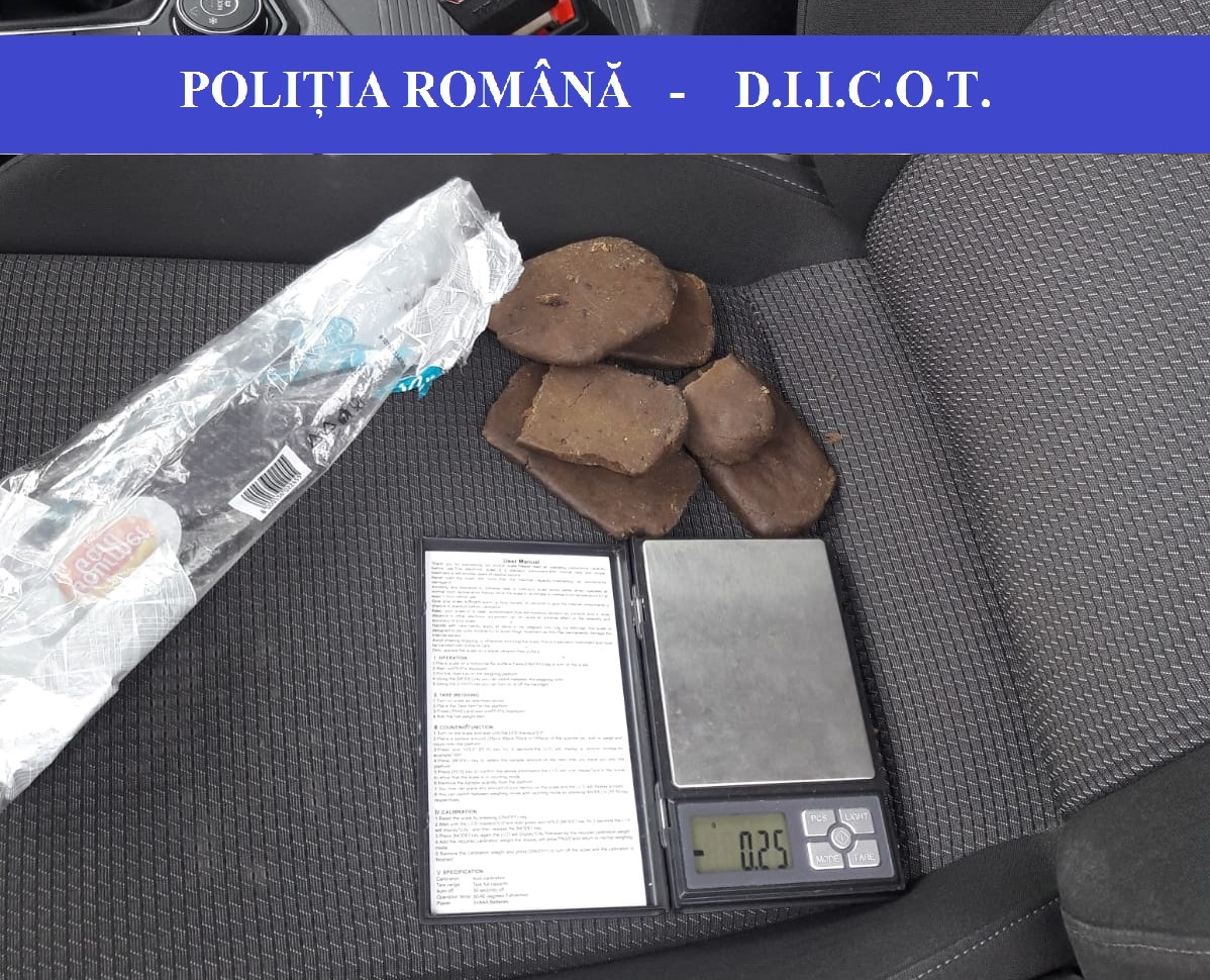 JUDEȚUL BIHOR. Traficanți de droguri, prinși în flagrant când vindeau ...