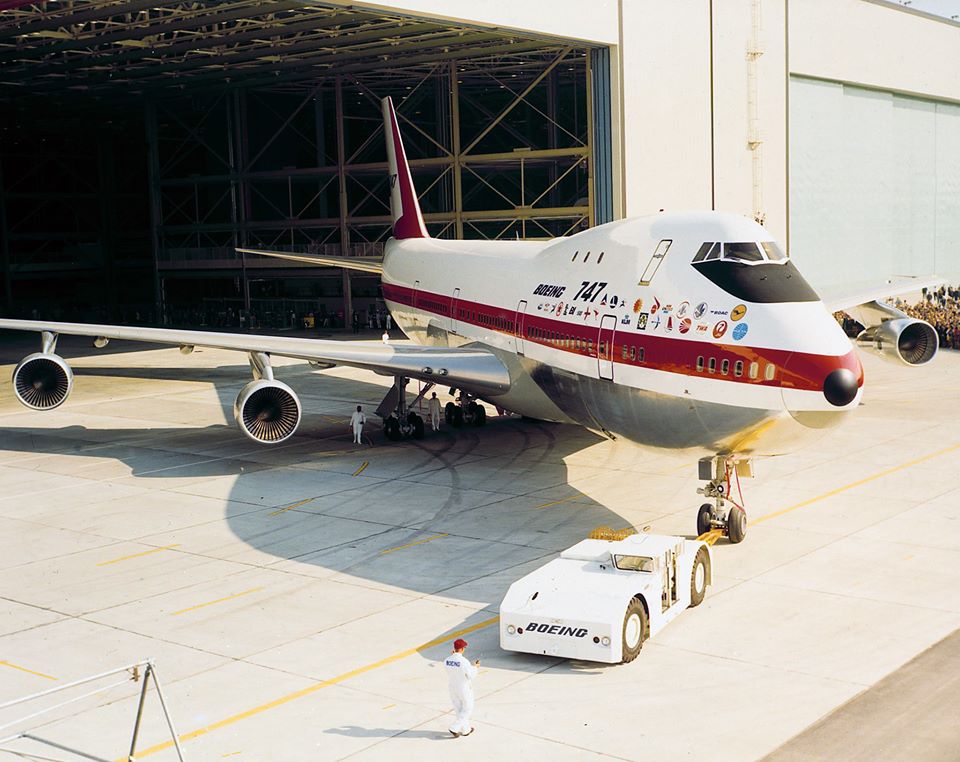 O mare companie aeriană renunță la aeronavele Boeing 747. Care este motivul