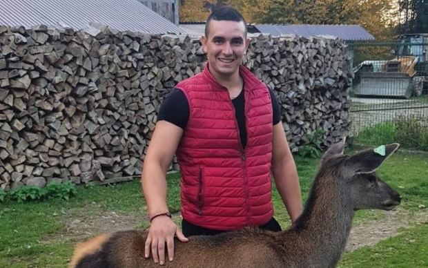 ANCHETĂ. Fiul primarului din Turnu Roșu, reținut pentru viol. Reacția ...