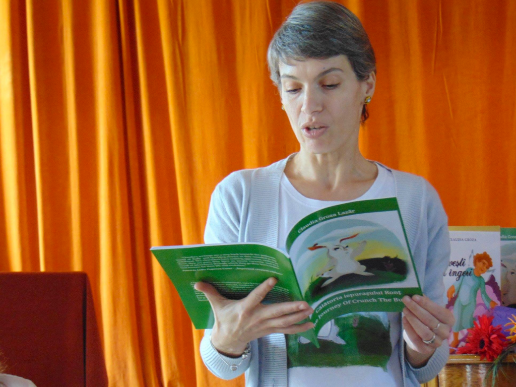 Scriitoarea Claudia Groza Lazăr: „Scrisul este o pasiune. Mă relaxează ...