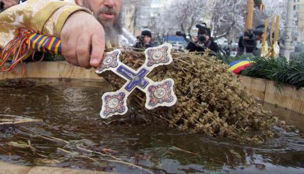 Tradiție busuiocului pus sub pernă, ”un obicei neortodox”