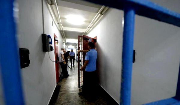 Guvernul Cîțu, obligat de un criminal și un hoț de mașini să ...