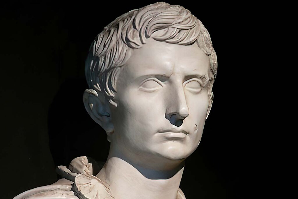 Capul statuii lui Octavian Augustus, primul împărat al Romei ...