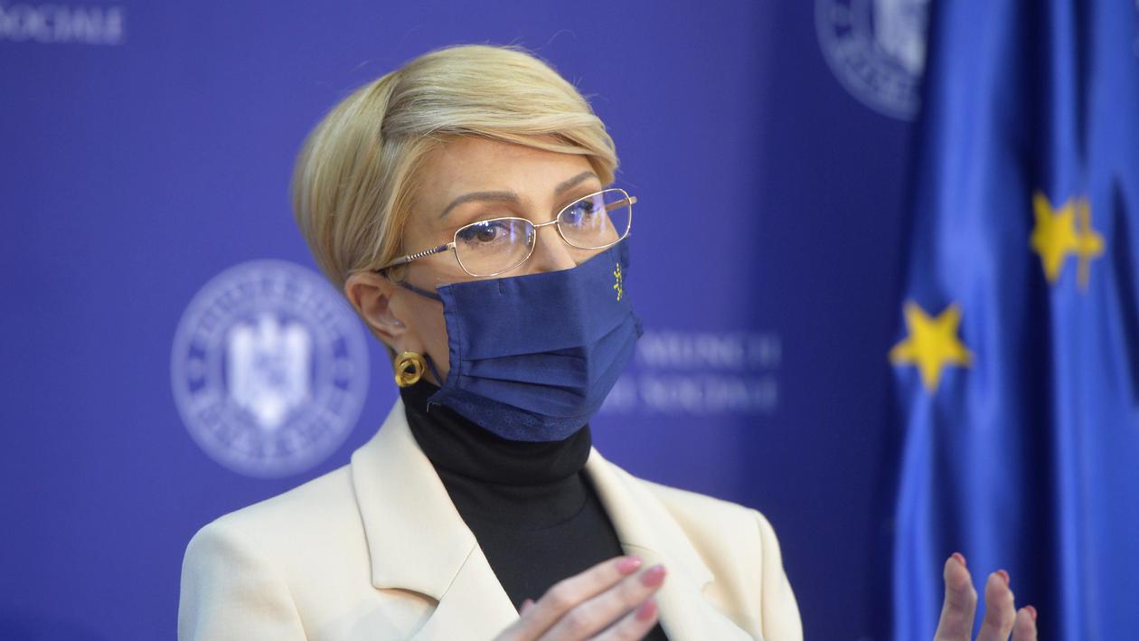 Raluca Turcan, către un cetățean care spune că nu se poate trăi din ...