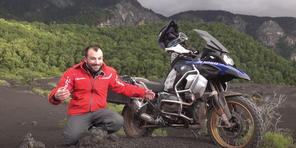 A murit cel mai cunoscut vlogger-motociclist român. Rula cu 130 de km/h ...