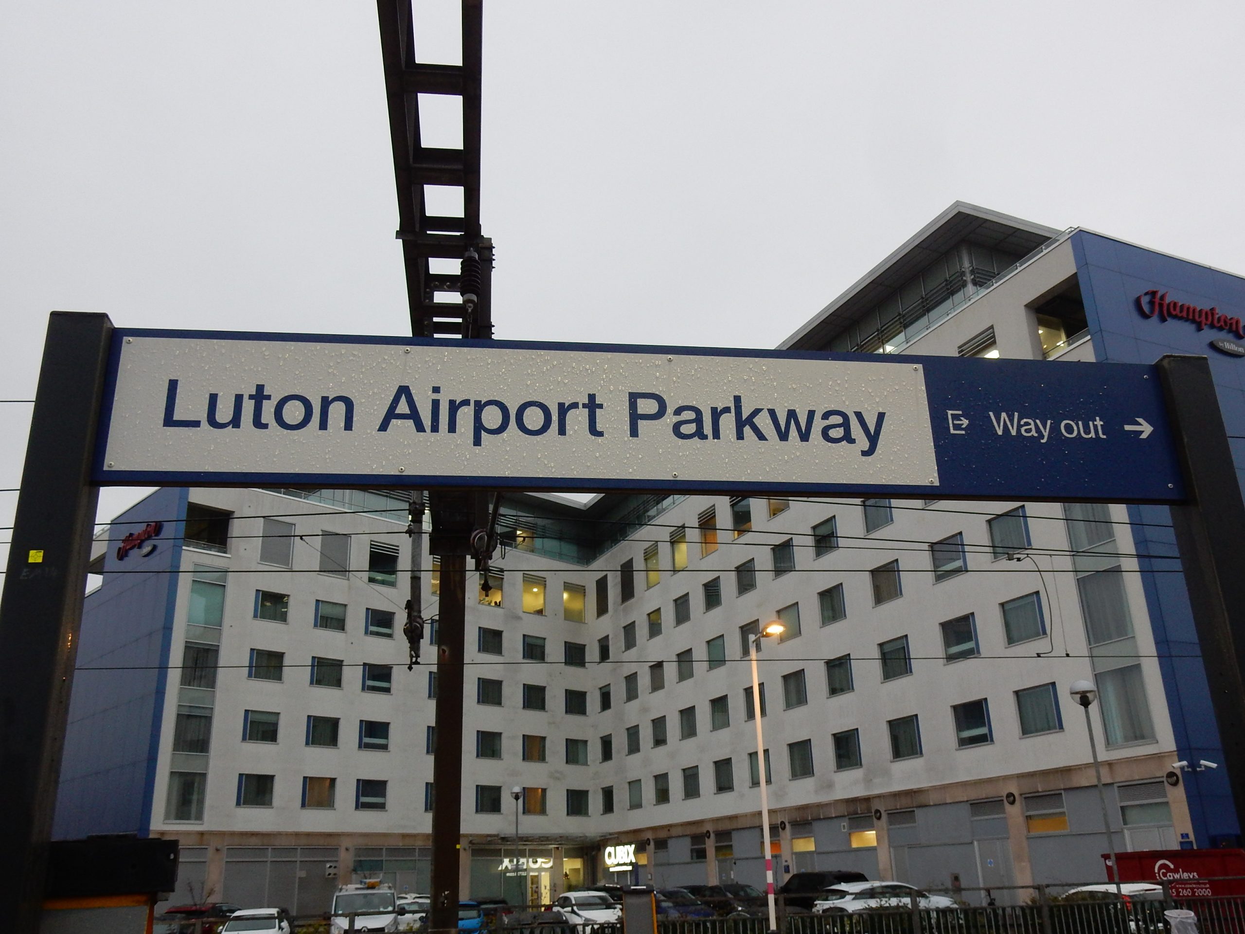 Marea Britanie are peste 37.000 de infectări cu tulpina Omicron