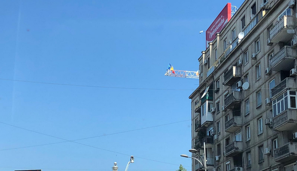 „Stegarul dac”, protest pe o macara din Piața Romană