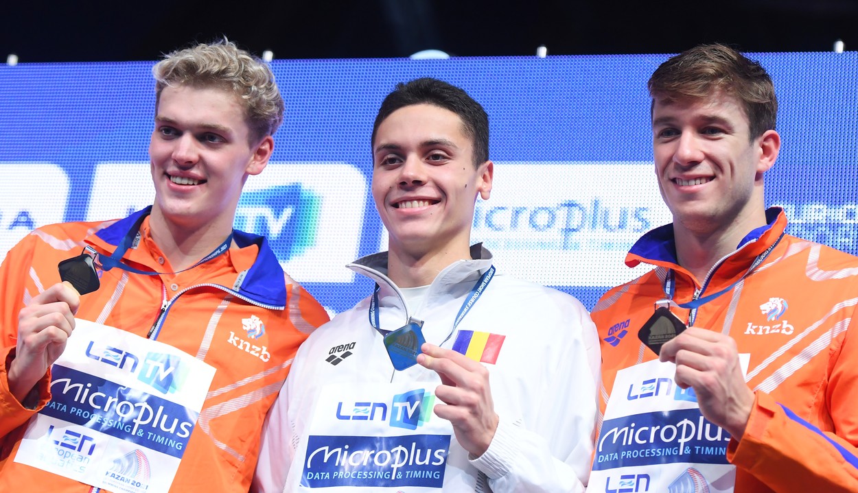 8 ȘTIRI DE LA ORA 8. David Popovici a devenit primul campion european al României în proba de ...