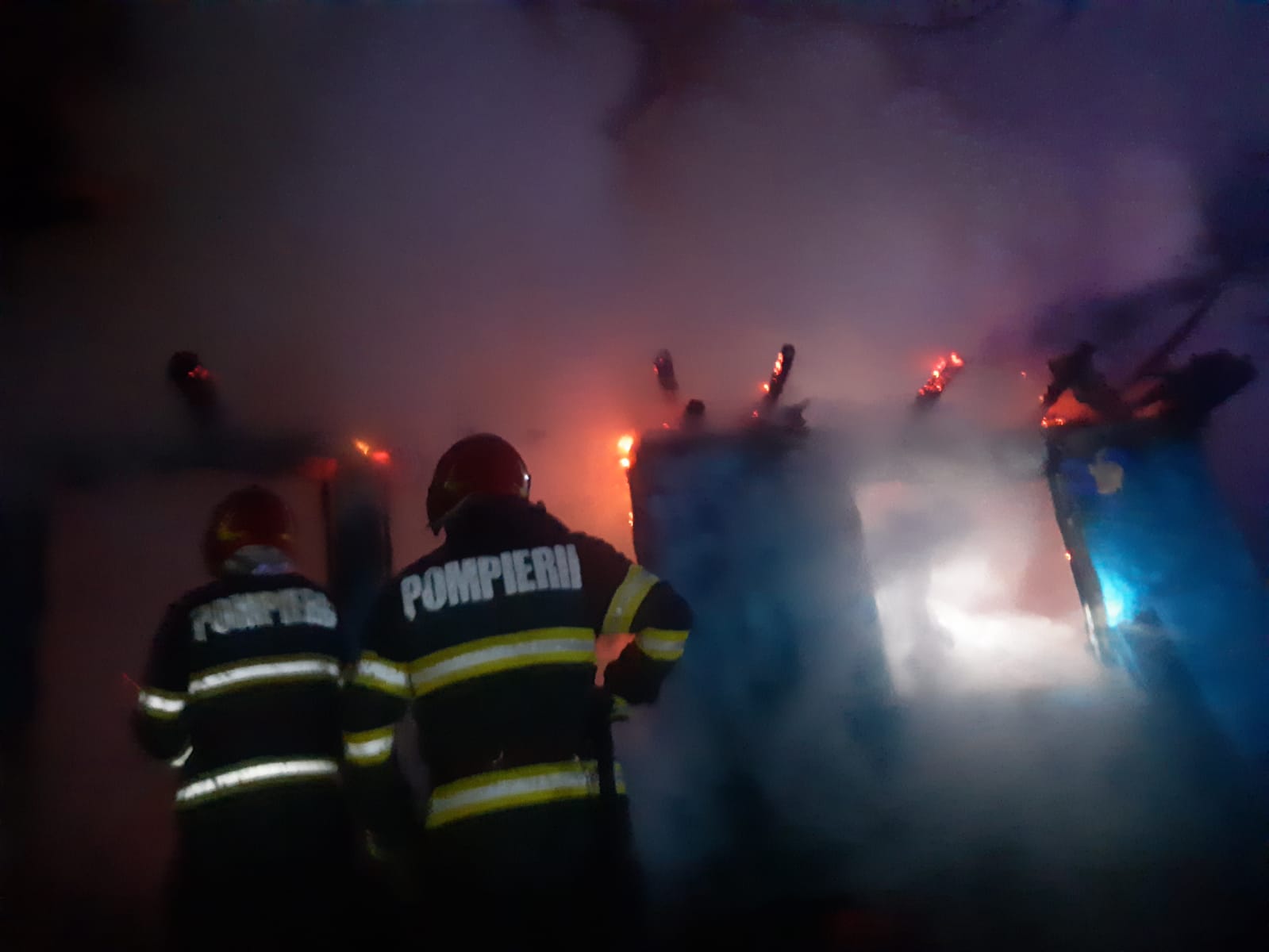 Incendiu la o casă din județul Bacău