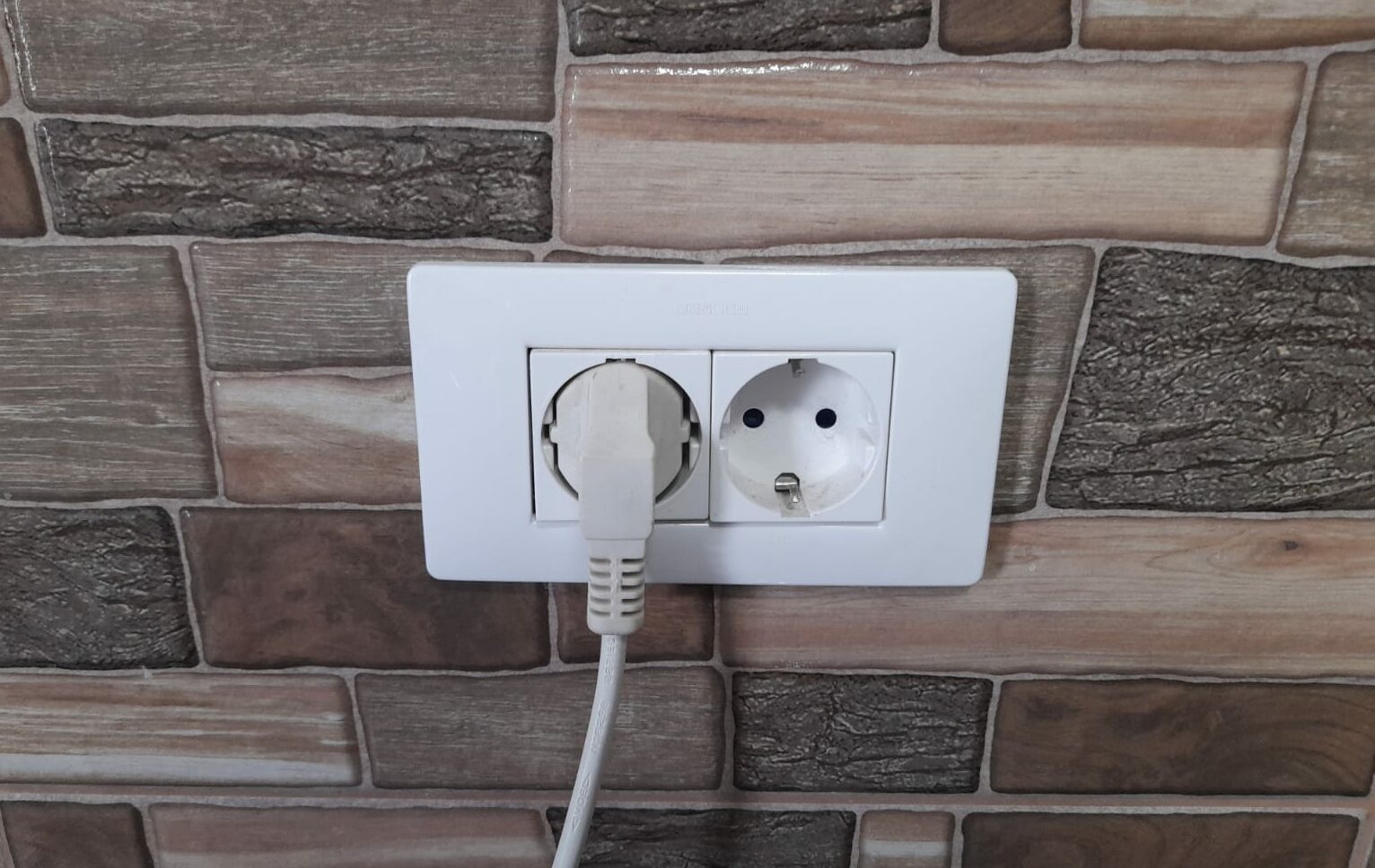 Aparatul electrocasnic pe care trebuie să-l scoți neapărat din priză înainte de culcare. Puțini ...