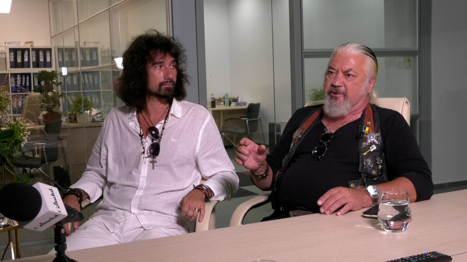 Documentarul „Phoenix. Povestea” include imagini de arhivă, care nu au ...