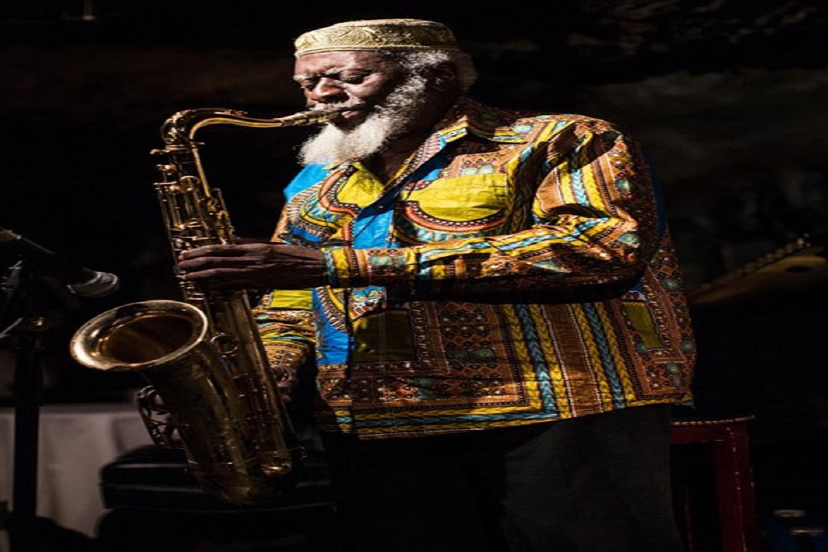 Doliu în lumea jazz-ului. Saxofonistul american Pharoah Sanders a ...