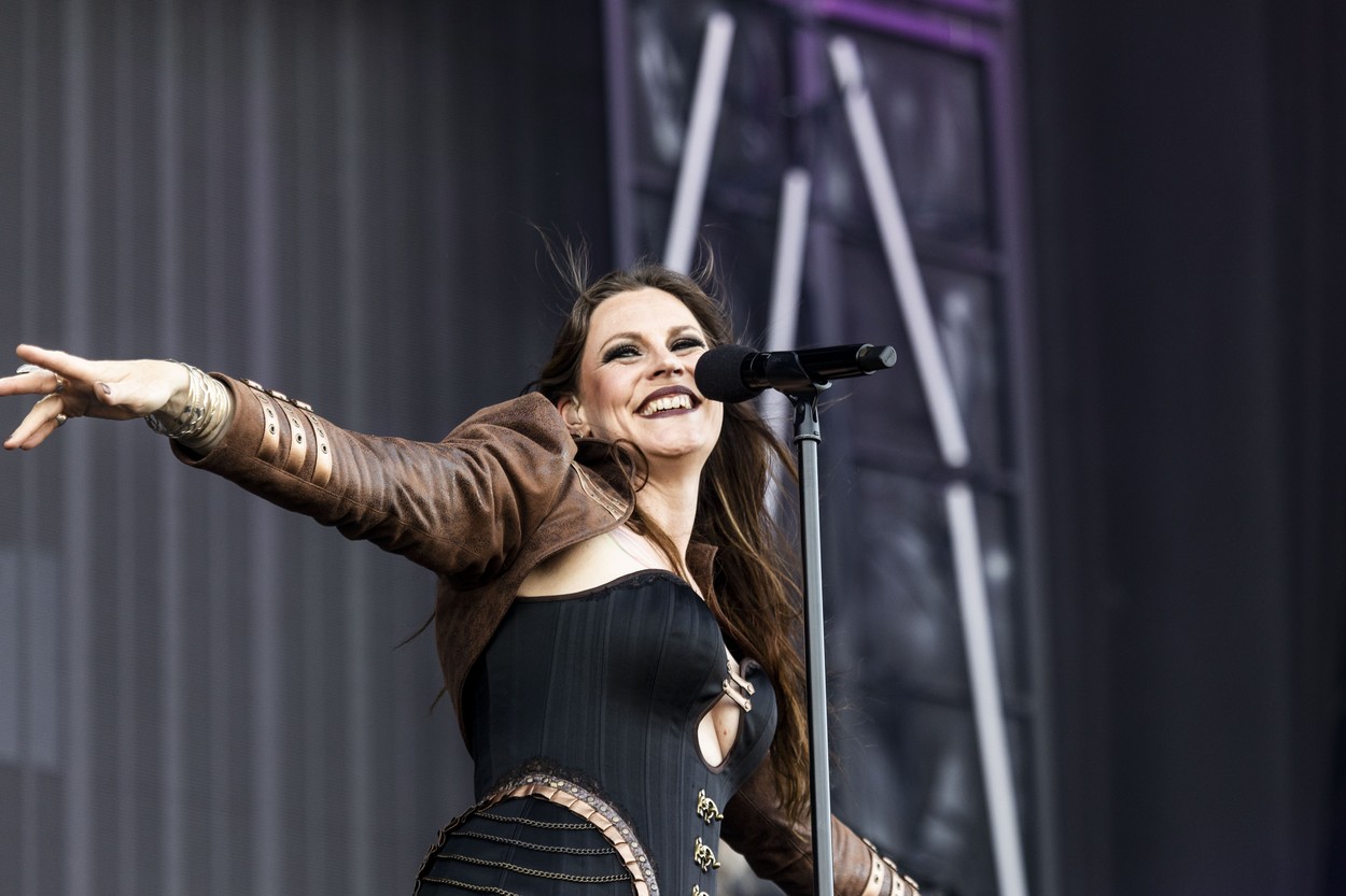 Solista trupei Nightwish, Floor Jansen, a fost diagnosticată cu cancer