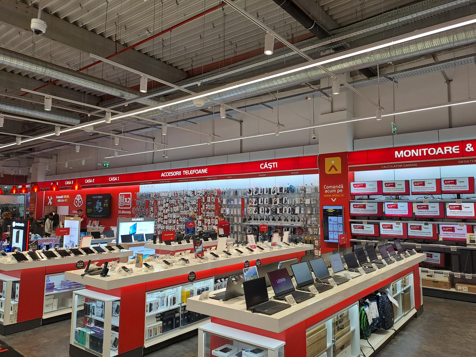 Telefoanele mobile în topul produselor cumpărate în primul val de Black ...