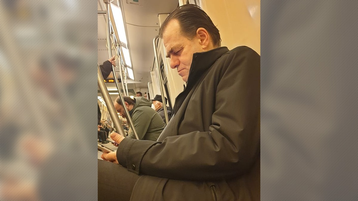 Ludovic Orban, surprins în metrou de un internaut