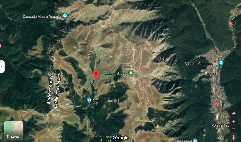 Recipient de plastic ”Hellas”, găsit în Munții Bucegi